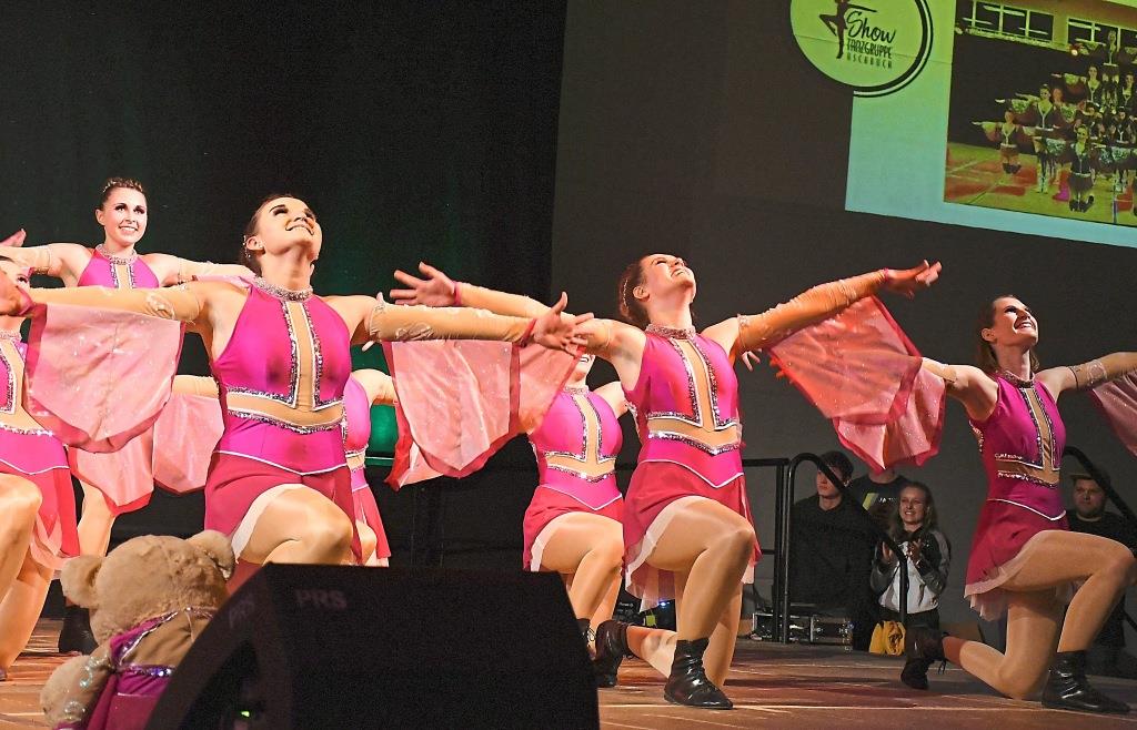 Begeisterndes Showtanz-Spektakel in der Bühler-Halle