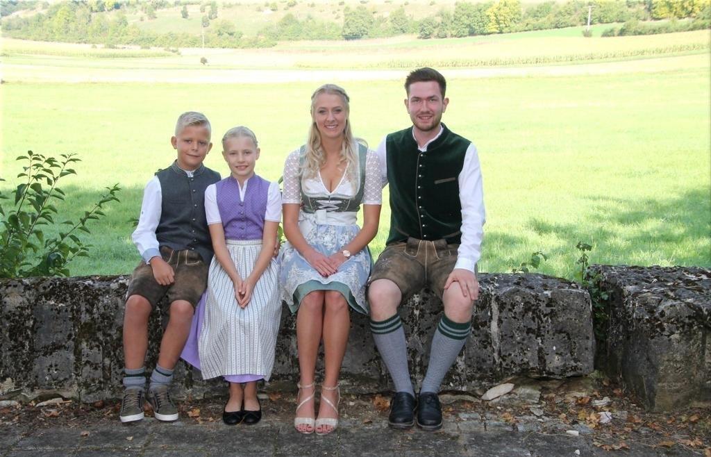 Alena Roßkopf und Tobias Meier sind das Dollnsteiner Prinzenpaar