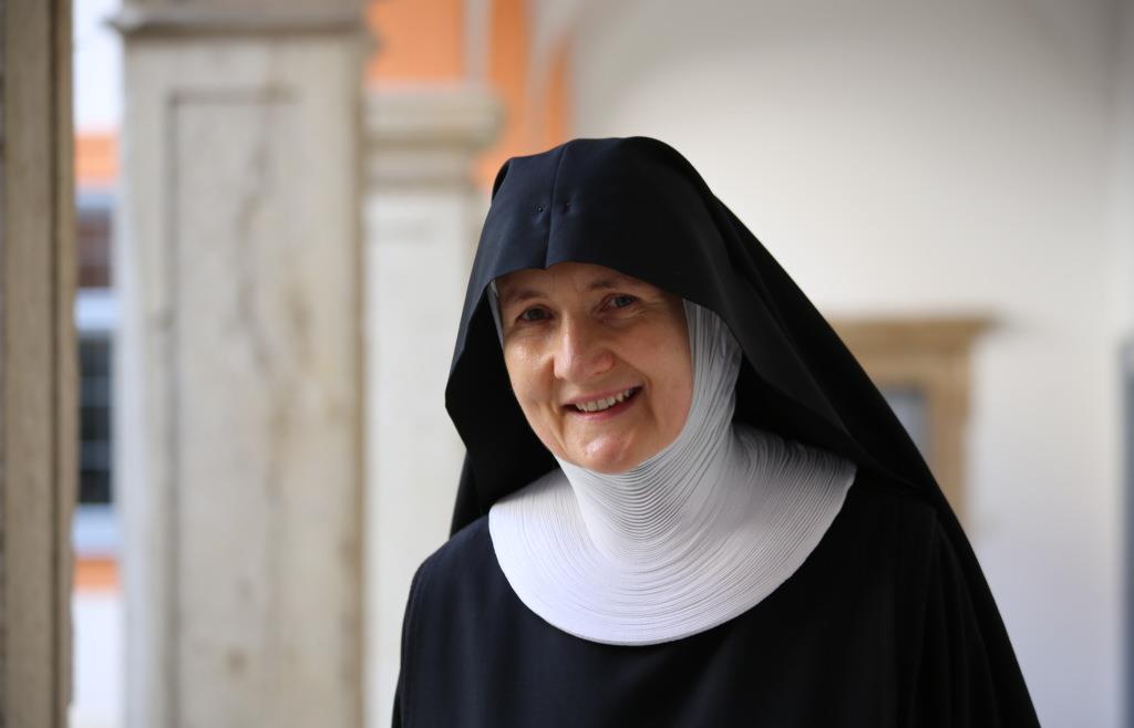 Nach Rücktritt der Äbtissin: Elisabeth Hartwig führt vorübergehend ...