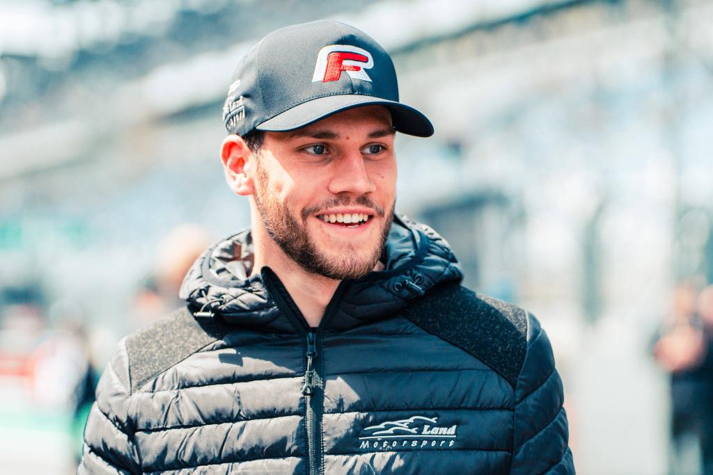 „Können in Spitzengruppe kämpfen“: Audi-Pilot Feller kann Platz in ...