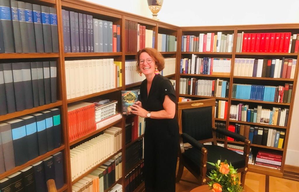 „Schule der magischen Tiere“-Autorin Margit Auer: Neues Buch liegt ...