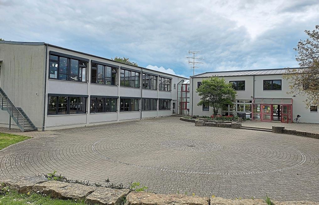 Schülerverteilung und weitere Diskussionspunkte bei Bürgerversammlungen ...