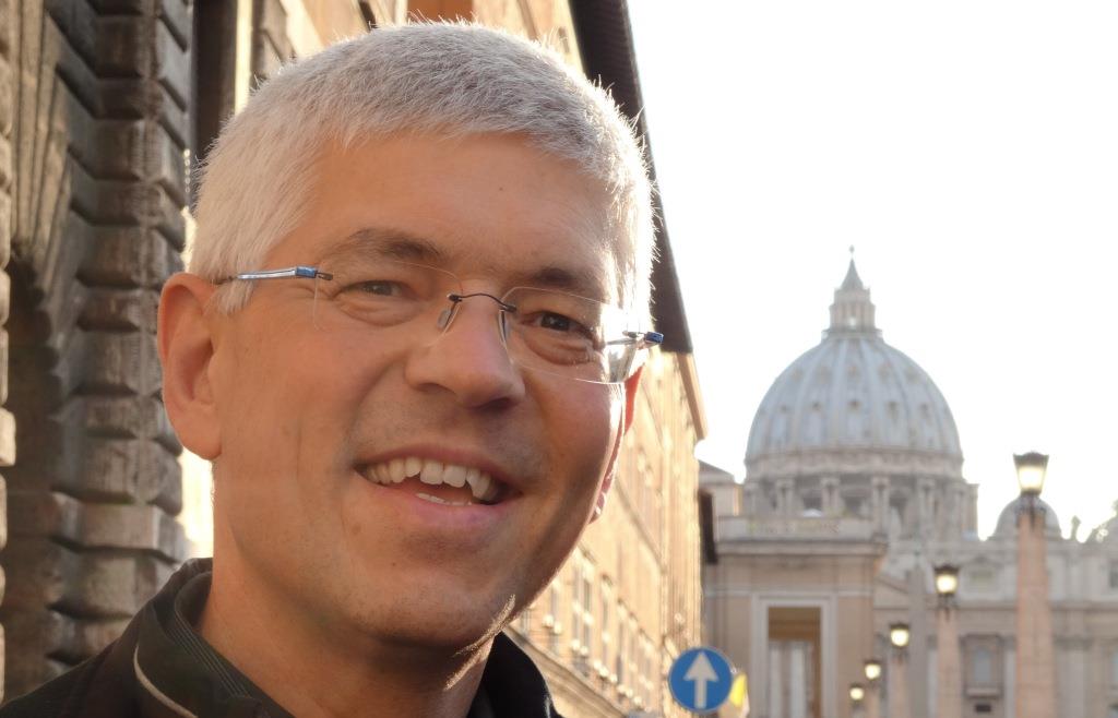 Monsignore aus Hofstetten kommentiert seit 20 Jahren Papstgottesdienste ...