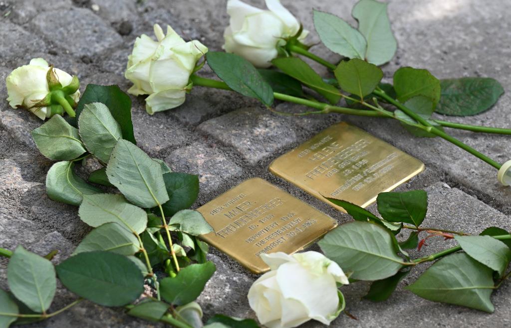 Neuburger Stadtrat thematisiert Erinnerungskultur an Neuburger Opfer ...