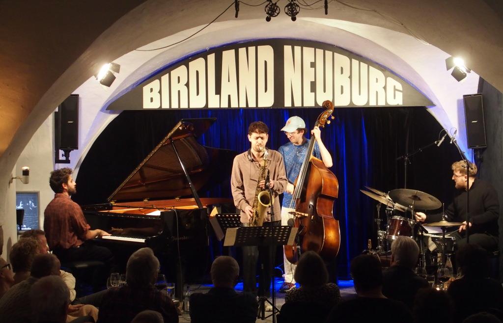 Abschluss des Birdland Radio Jazz Festivals: Luca Zambito Quartett aus ...