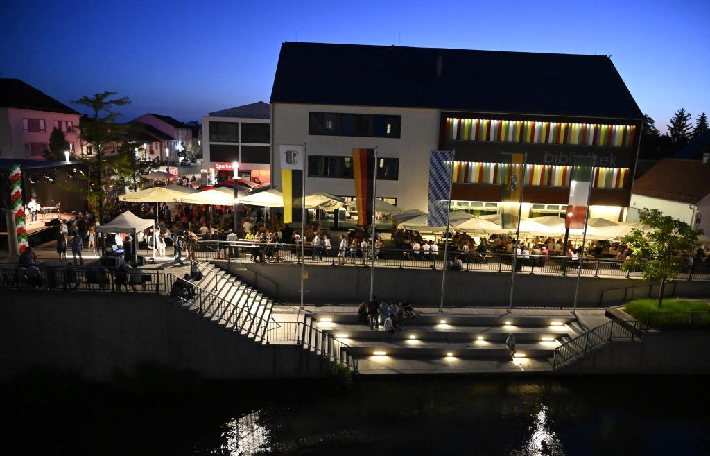 Manching feiert bis in die Nacht hinein