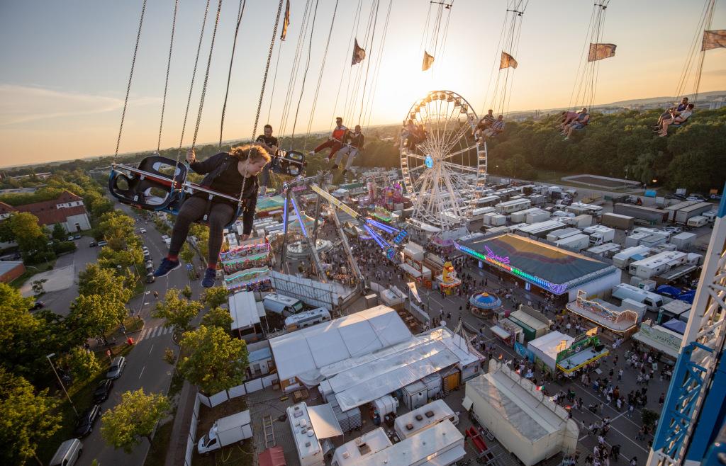 Auf dem Festgelände Ingolstadt: Pfingstvolksfest startet mit ...