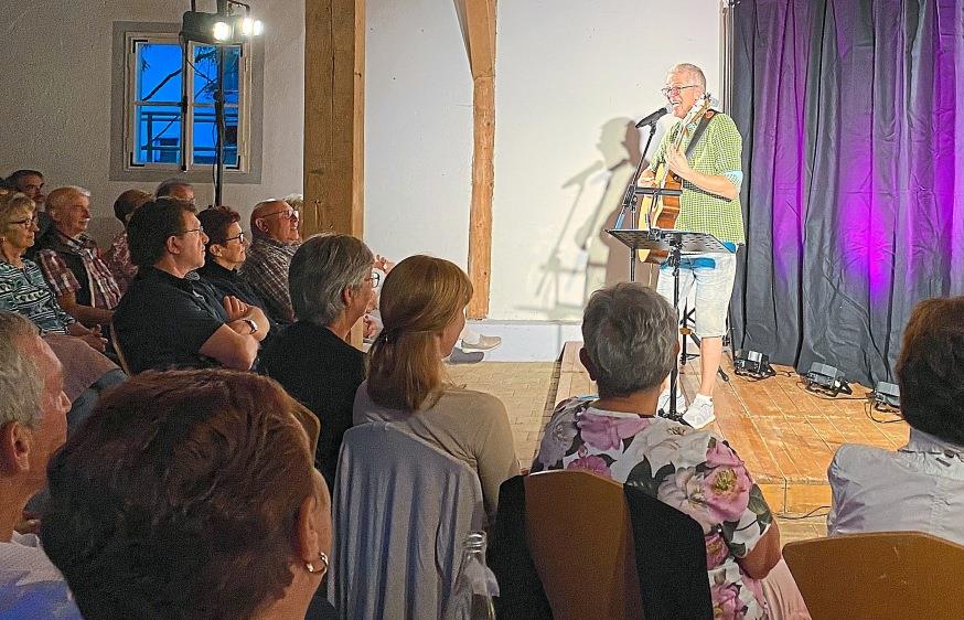 Kabarettist Michael Mathis nimmt in Altmannstein die Probleme der ...