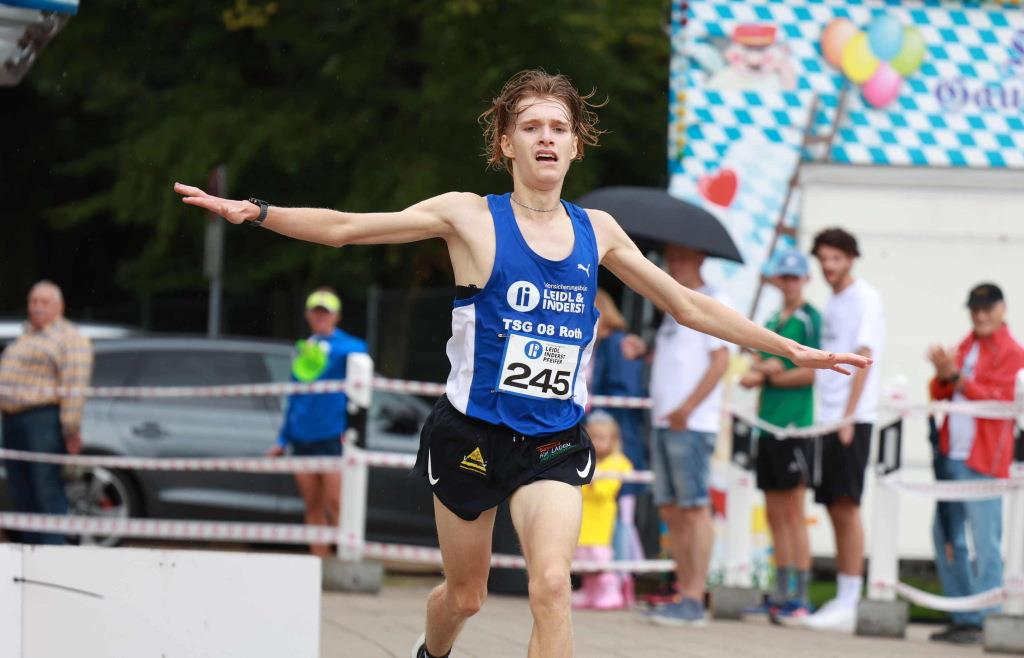 Elias Kolar hat beim 21. Rother Kirchweihlauf knapp die Nase vorn – Kim ...