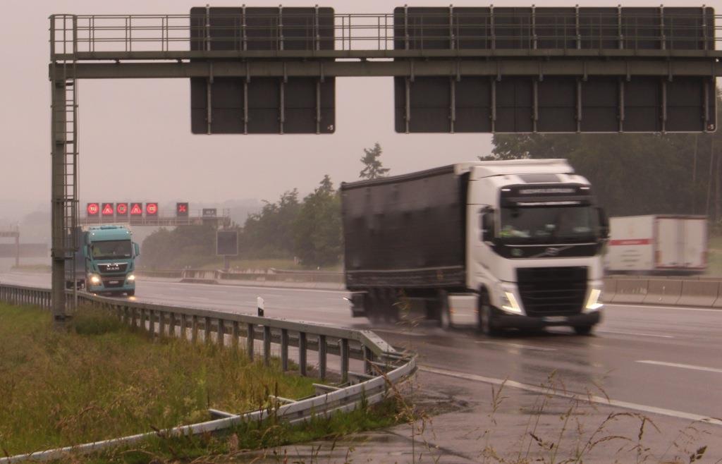 Hochwasser: Autobahn A9 war für viele Stunden gesperrt – B16 weiterhin ...