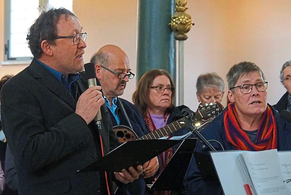 Gelungene Franziskus-Premiere des Projektchors „Land um Stauf“