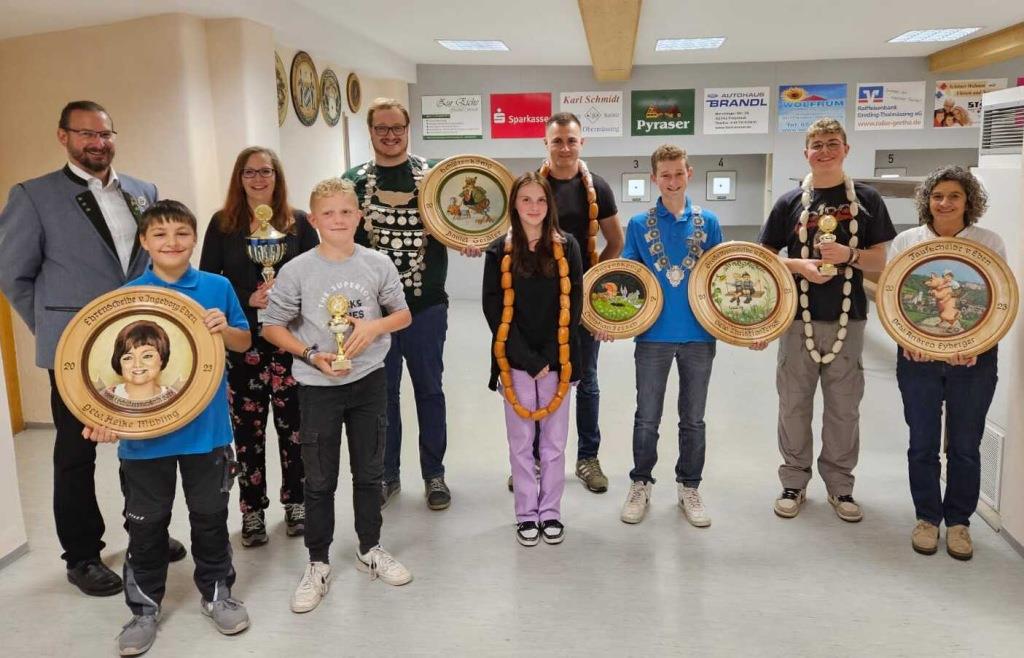 Daniel Geißler erhält Königswürde – Treffsichere Tell-Schützen