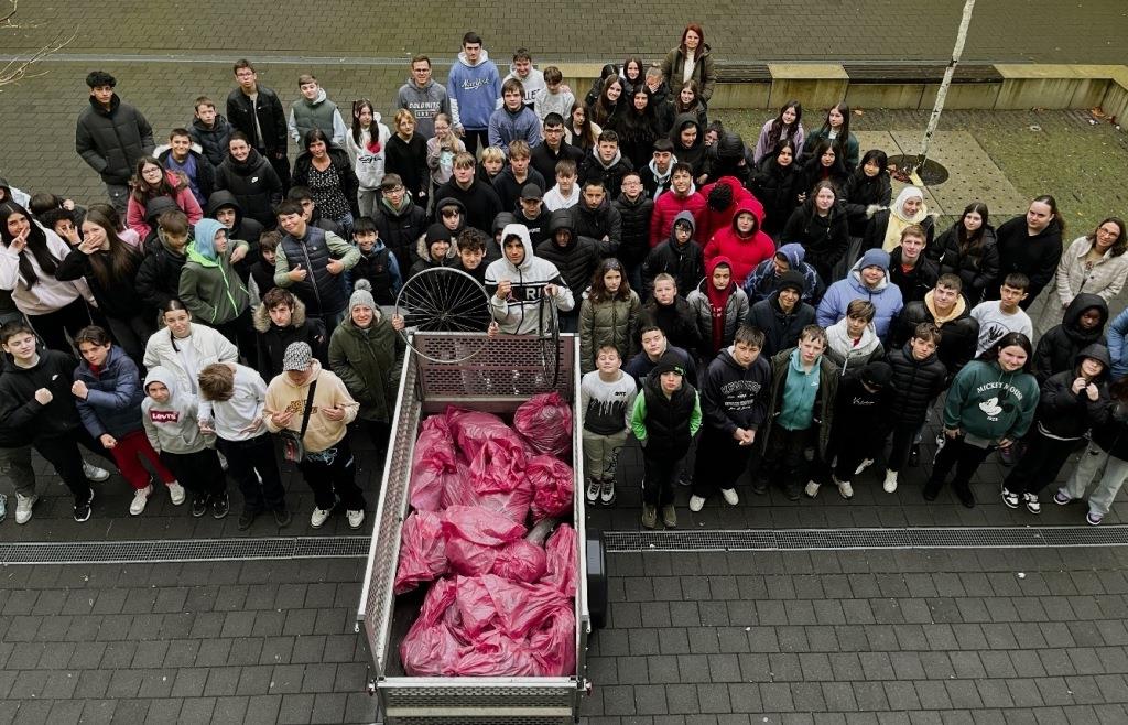 Erste Rama-Dama-Aktion der Gebrüder-Asam-Mittelschule ein großer Erfolg