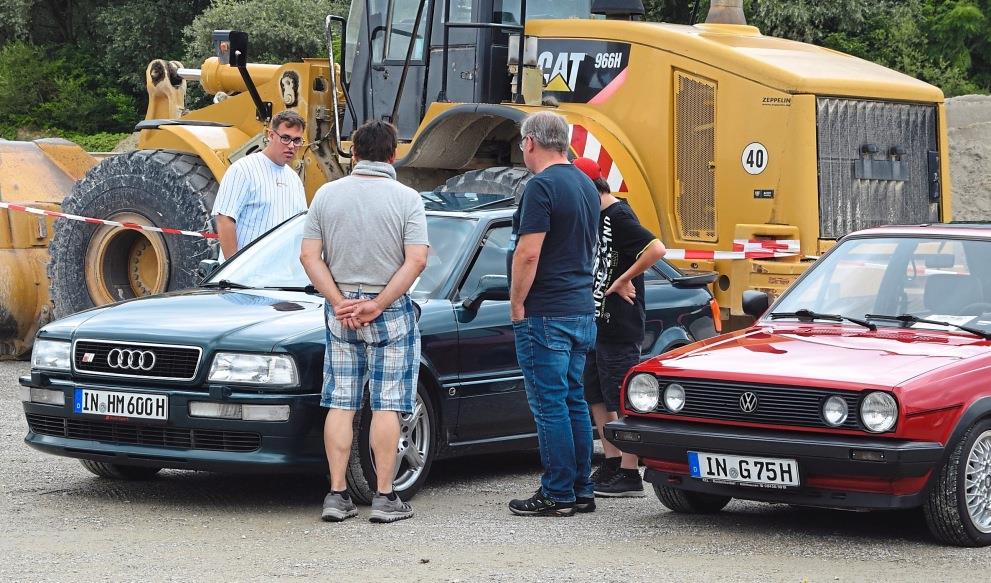 Zahlreiche Besucher beim achten Oldtimer- und Schleppertreffen in Irgertsheim