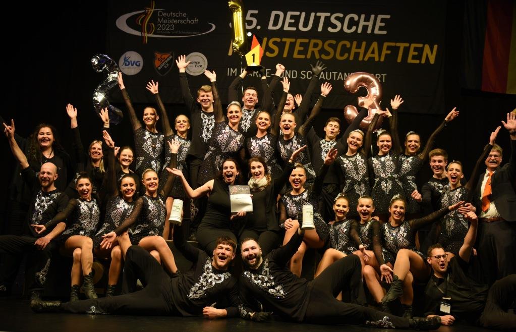 Dance Fire siegt in der Kategorie „Schautanz mit Hebefiguren“