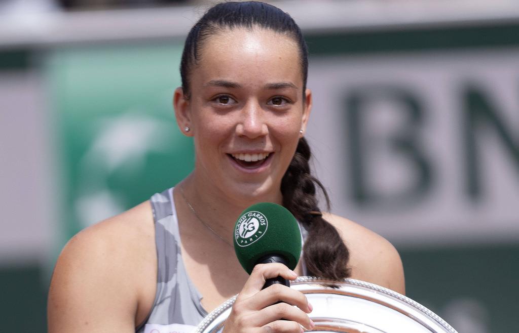 Tennis: Tereza Valentova siegt im U18-Finale der French Open gegen ...
