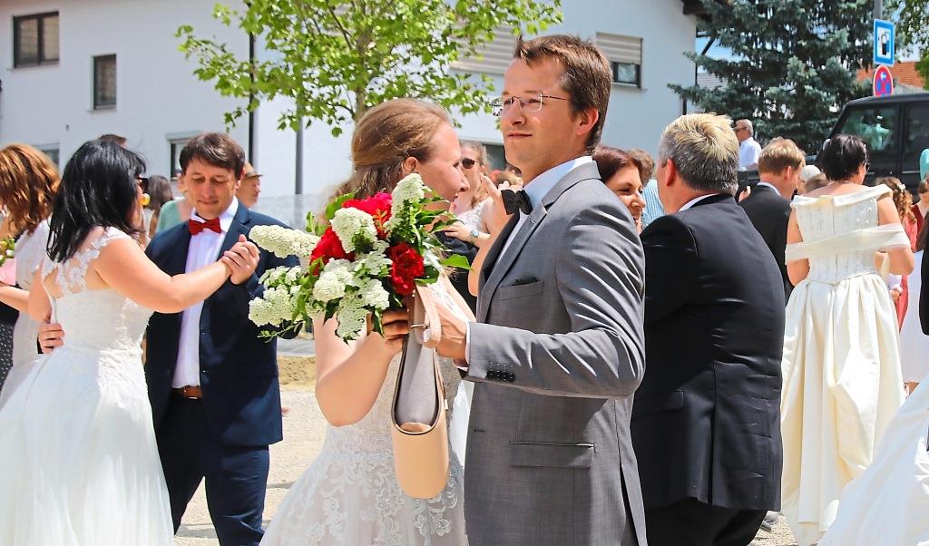 Dorfheldentour 2023: Mindelstetten muss in fünf Stunden eine Wette rund ...