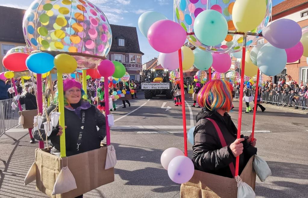 Geisenfeld erlebt Rosenmontagszug der Superlative