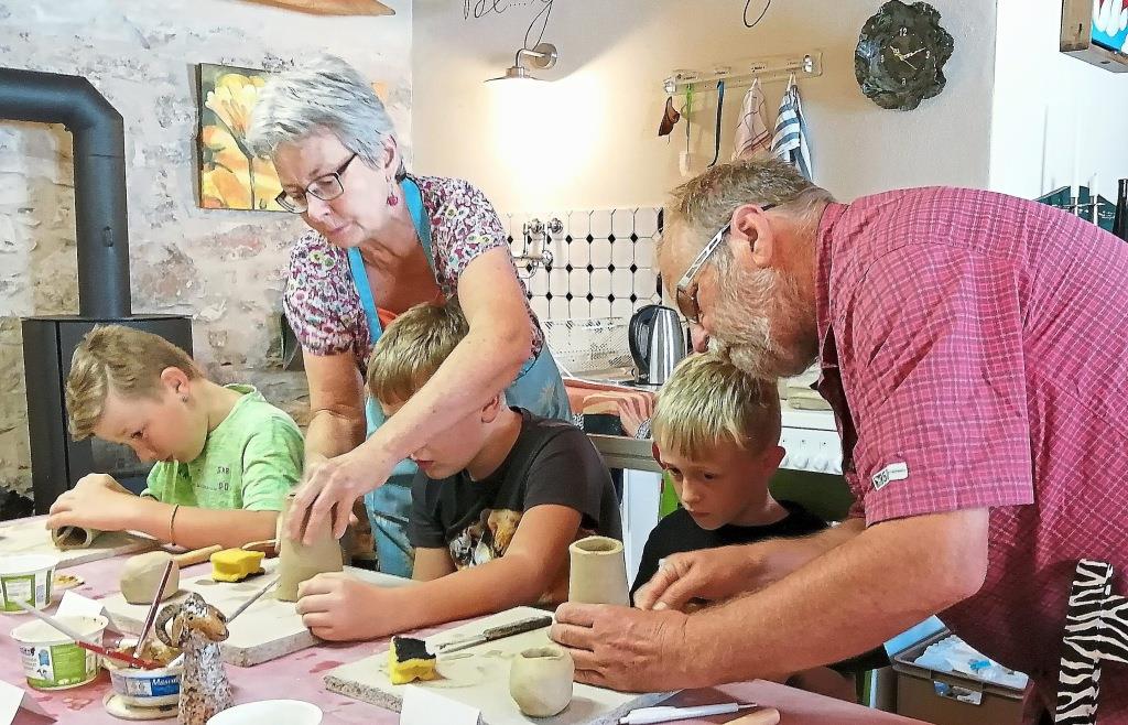 Tierische Kunstwerke aus Ton: Kinder haben im Dietfurter Ferienprogramm ...