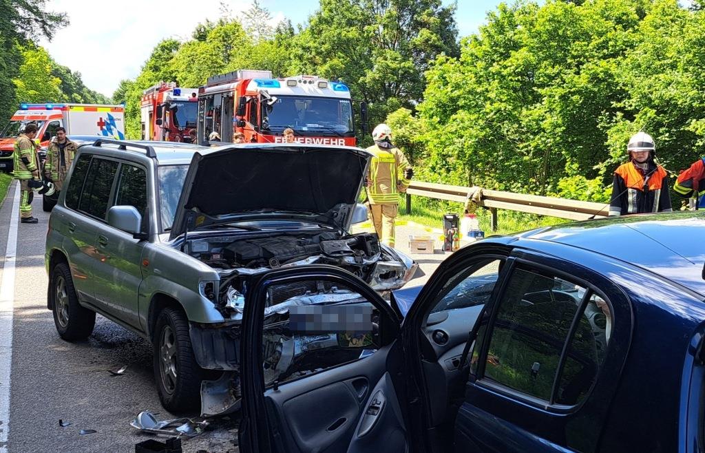 Frontalzusammenstoß auf der B13 in Eichstätt – Mehrere Verletzte ...