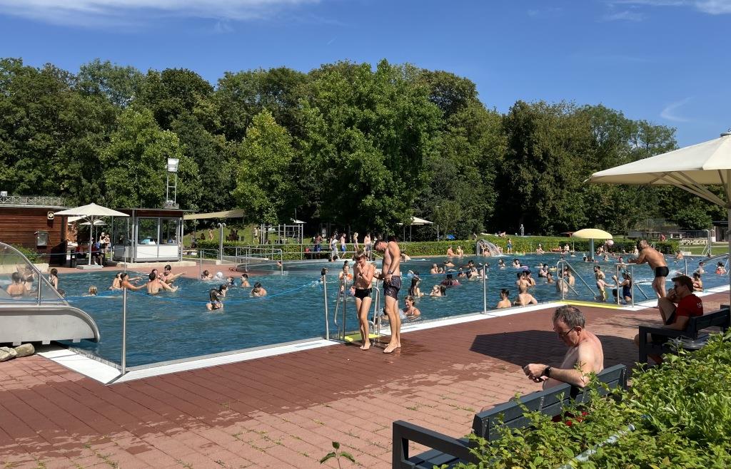 Sexuelle Belästigung im Freibad Ingolstadt: 33-Jähriger reibt sich an zwei Schülerinnen