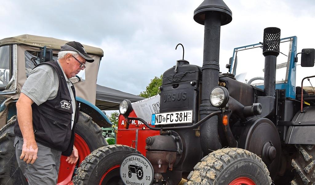 Zahlreiche Besucher beim achten Oldtimer- und Schleppertreffen in Irgertsheim