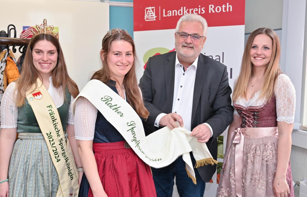 Neue Spargelprinzessin: Theresa Bub übernimmt das Zepter von Julia Walther