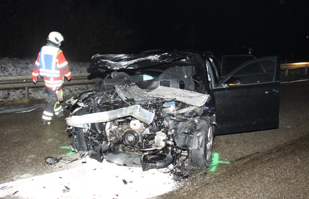 Ein Schwerverletzter bei Unfall auf der A9 bei Denkendorf