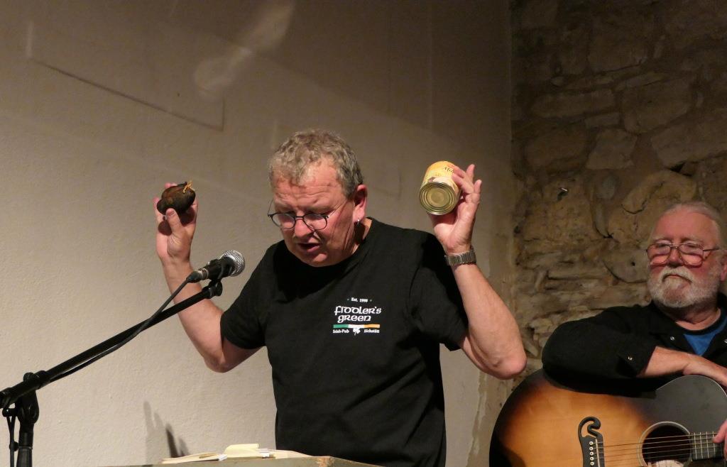 Richard Auer liest im Gutmann aus seinen Krimis und United Blues sorgt ...