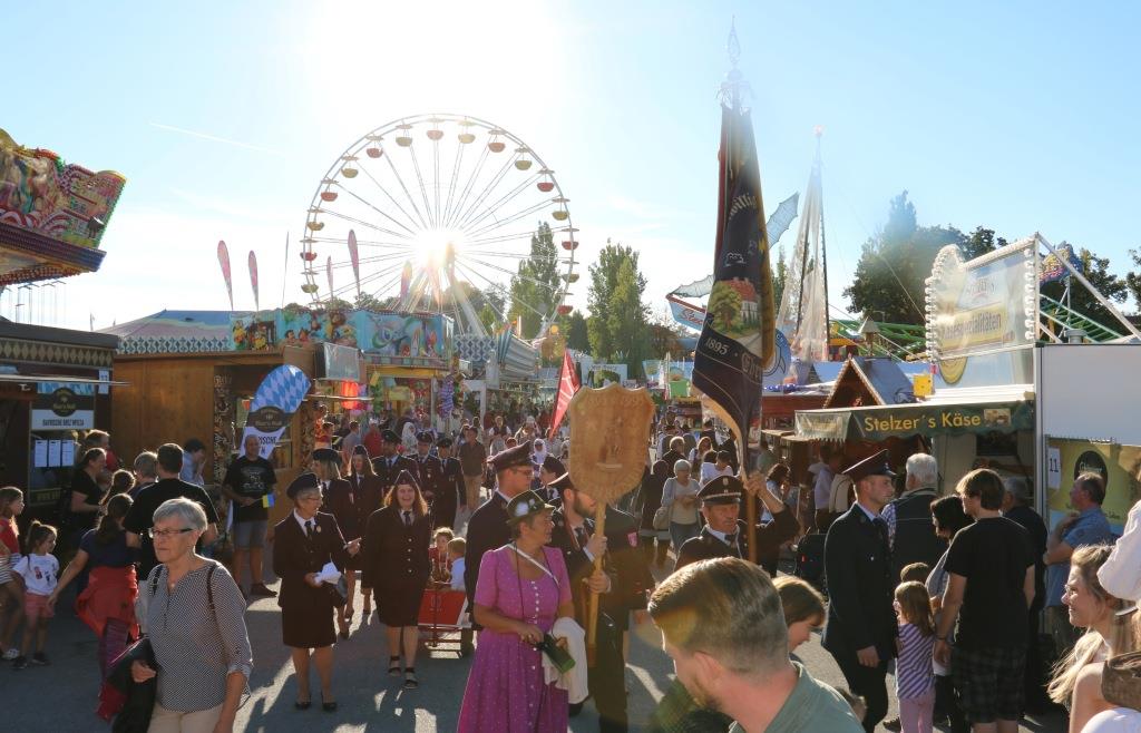 Pfaffenhofens Volksfest mischt Bewährtes und Neues − und setzt auf ein ...