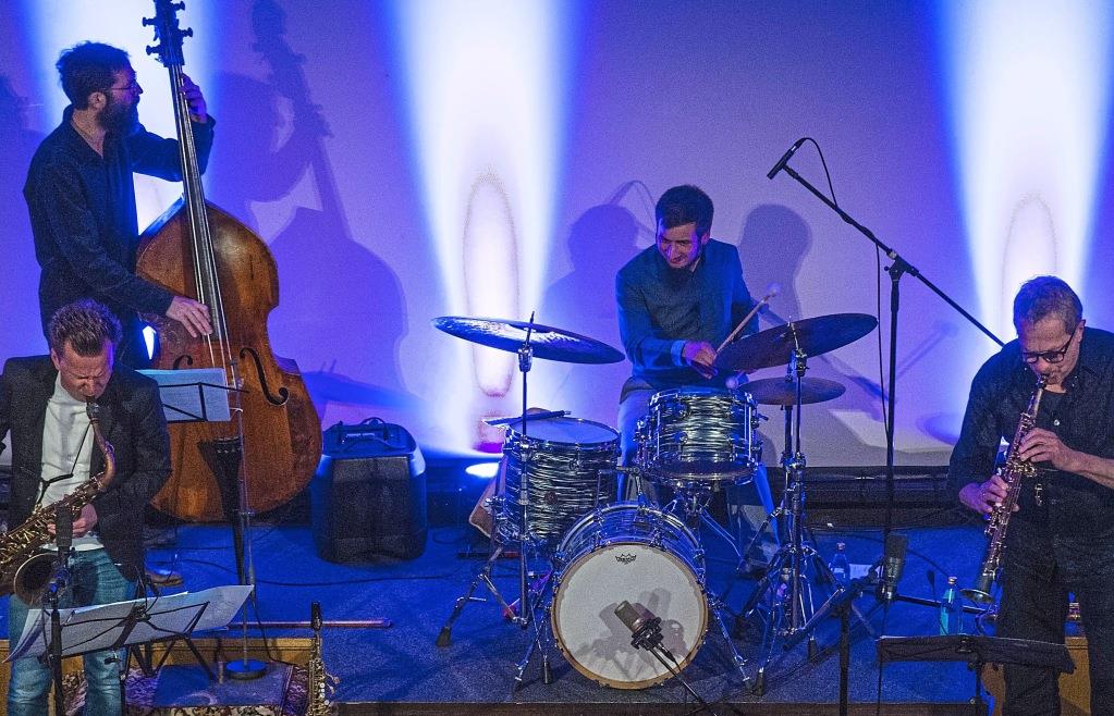 Nathan Ott Quartett mit Saxofonist Christof Lauer im Herzog-Filmtheater