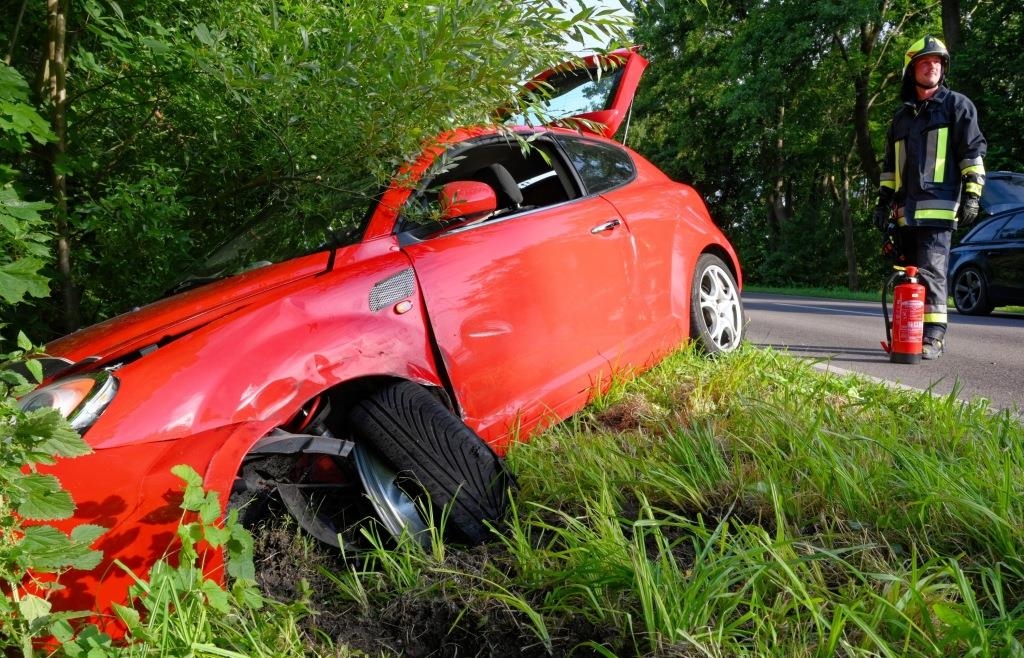 Auf Gegenfahrbahn geraten: Drei Menschen bei Unfall in Schrobenhausen verletzt