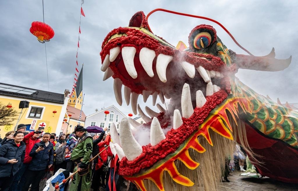 Narrenhauptstadt für einen Tag: Alles Wissenswerte zum Chinesenfasching ...
