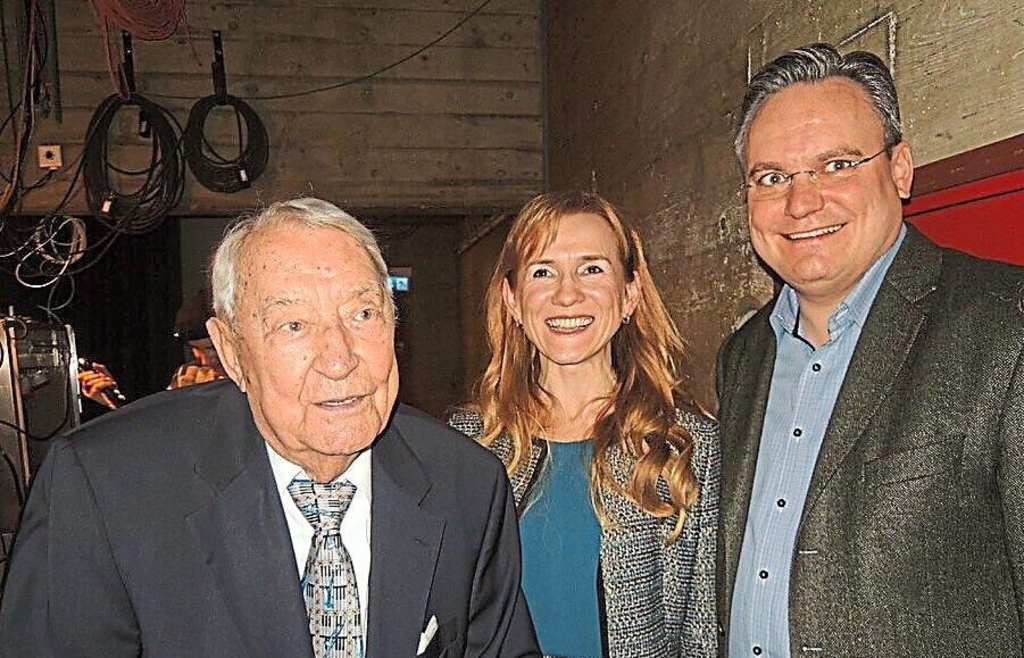 Fast schon ein Groupie – OB Christian Scharpf