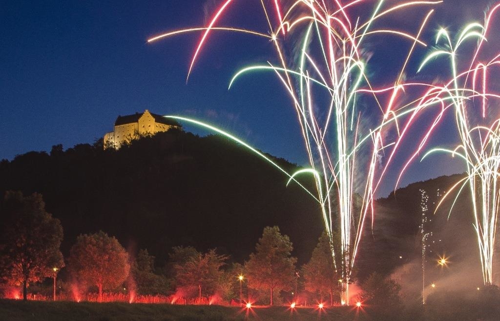 Riedenburger Stadtfest zur Sonnenwende mit Feuershow