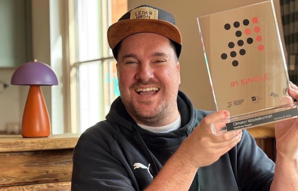 „Wackelkontakt“ bleibt Nummer Eins der Charts: Matthias Riegler aus ...