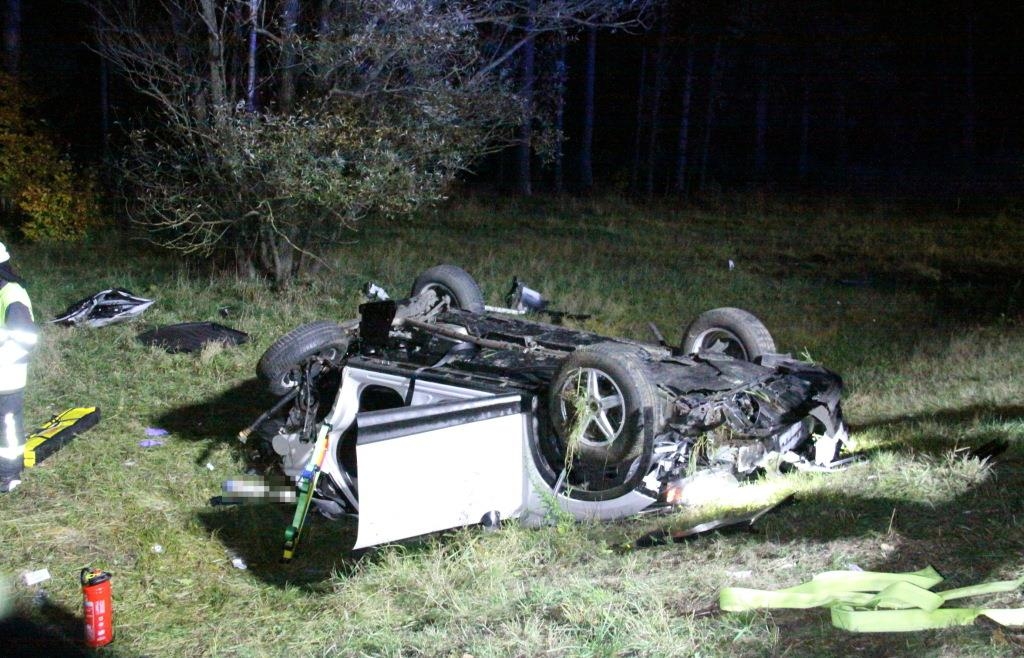 Eine Tote und drei Schwerverletzte bei schwerem Unfall auf der A9 bei Manching