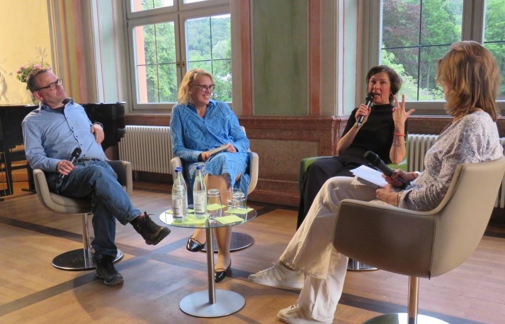 Zsuzsa Bánk liest an der Uni Eichstätt aus „Der Schwimmer“