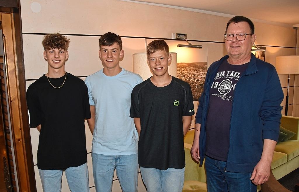 Erfolgreiche Nachwuchsarbeit in der Tischtennisabteilung des 1. FC ...