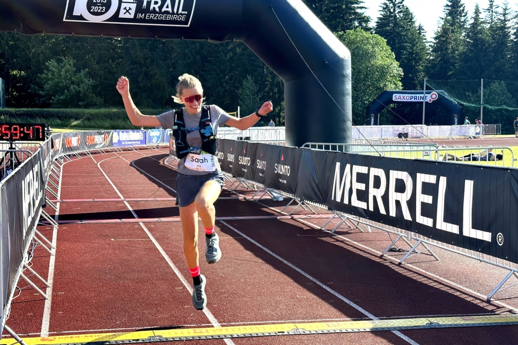 Mit Mentaltrick und Quetschis: Sarah Leonhardt meistert Ultralauf