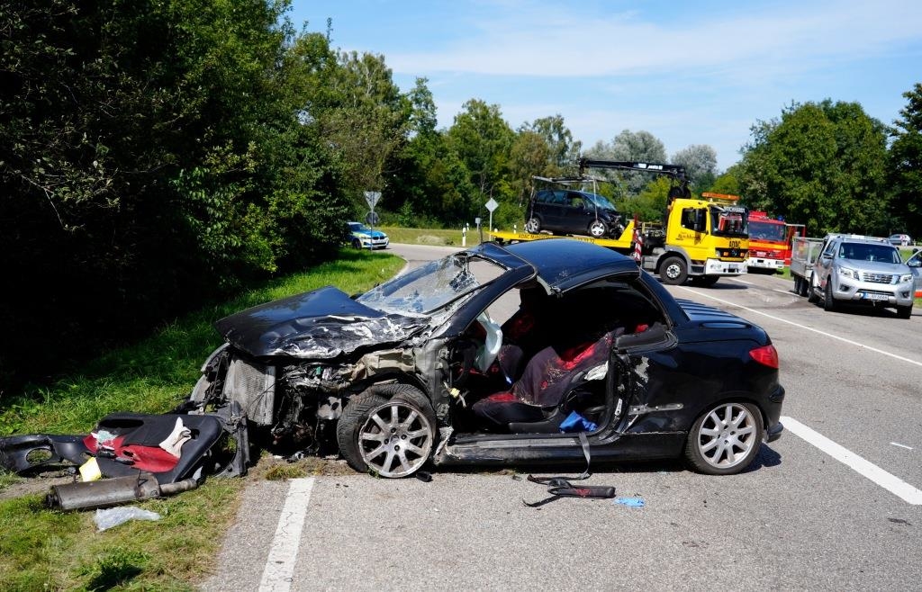 Junge Frau (18) aus dem Kreis Neuburg-Schrobenhausen stirbt bei Unfall nahe Friedberg