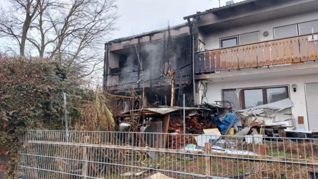 Frau stirbt bei Brand in Ried