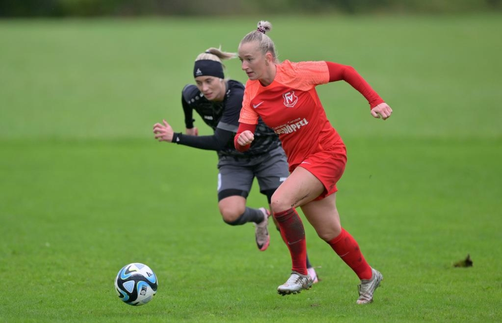 Obereichstätterinnen verlieren zuhause gegen Biberbach – Reserve feiert Kantersieg