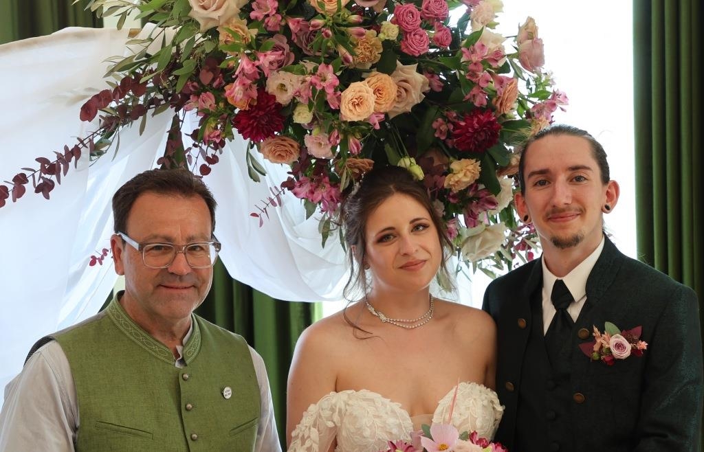 Robert Pfitzner und Ilona Tsymbal heiraten in Inchenhofen