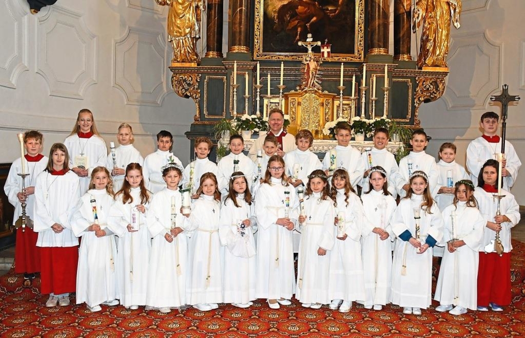 „Jesus macht unser Leben bunt“: Erstkommunion in Beilngries