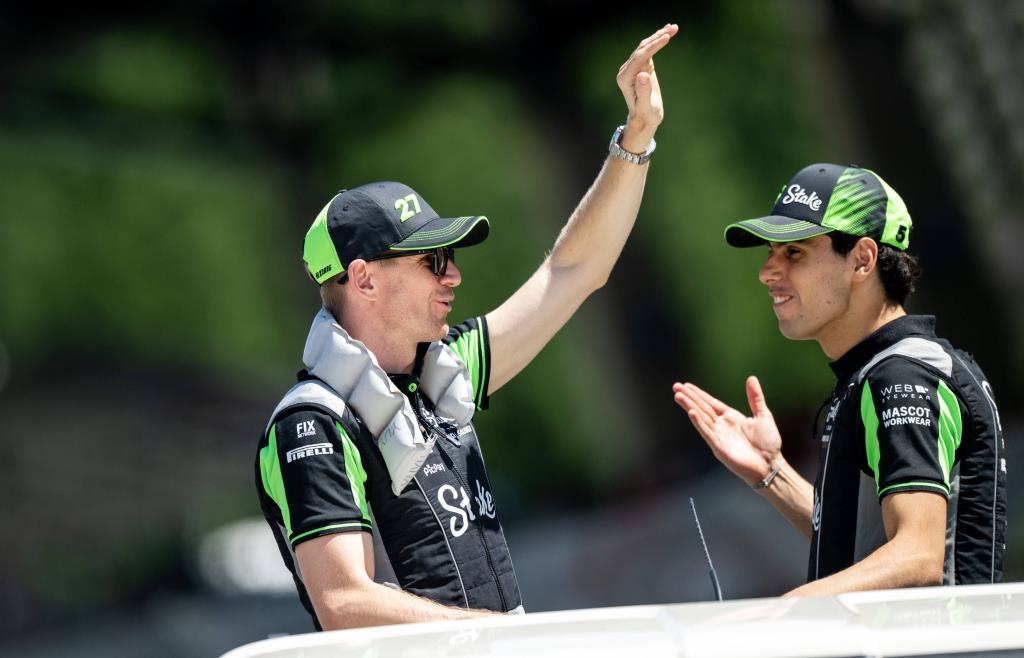 Anabel_kiss leaked of the full length mirrior next to the