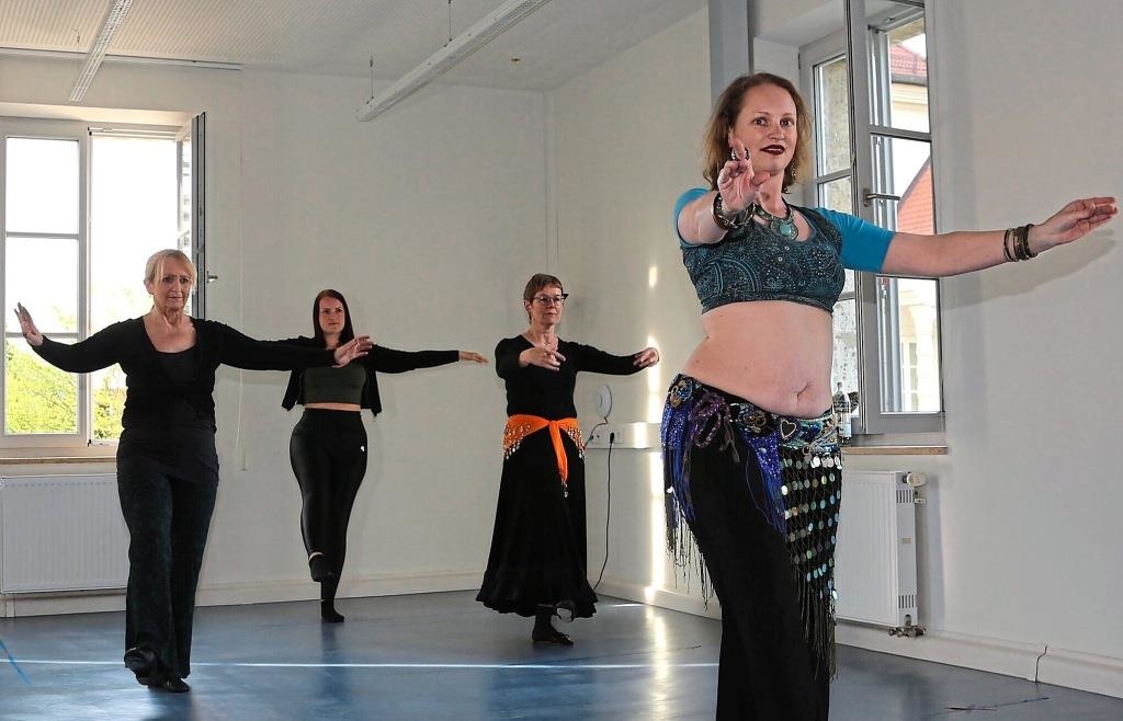 Orientalischer Tanz mit „Nahid Safija“: Stefanie Bergmeier-Hupfer ...
