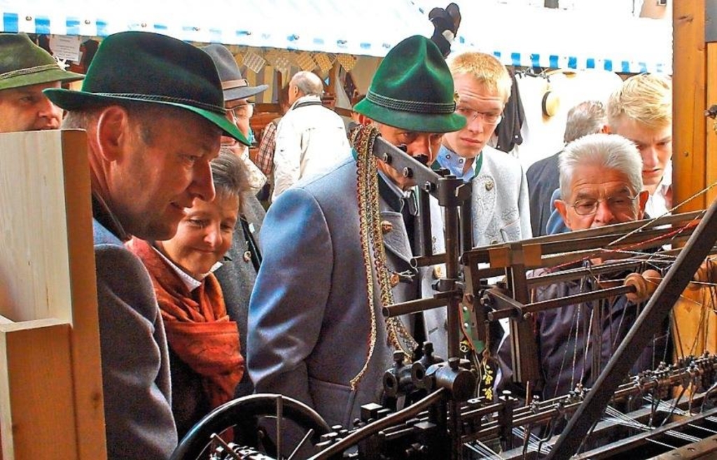 Rother Fabrikmuseum präsentiert beim Gredinger Trachtenmarkt seit drei ...