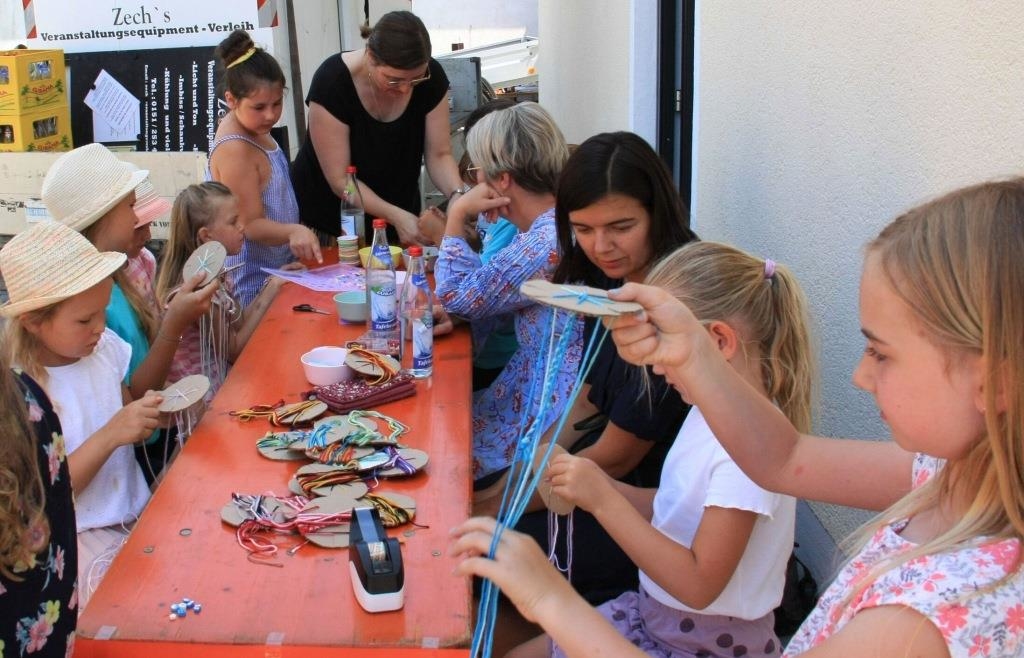 Sommerliche Temperaturen herrschten bei der Veranstaltung auf dem ...