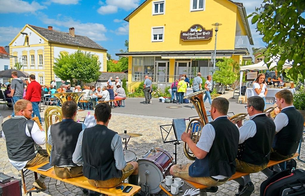 Johannimarkt in Titting lockt viele Besucher an